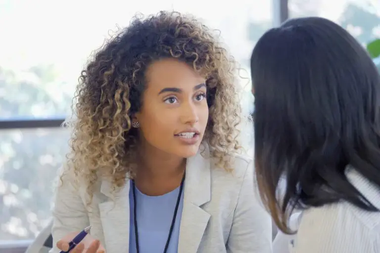 22 Expert Tips To Give Good Advice - Communicate With Expertise