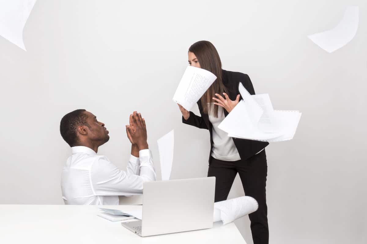 13 Powerful Tips To Control Emotions During Difficult Conversation ...